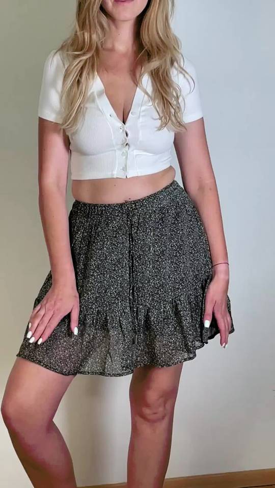 Hairy pussy, because shaving is overrated | Scrolller