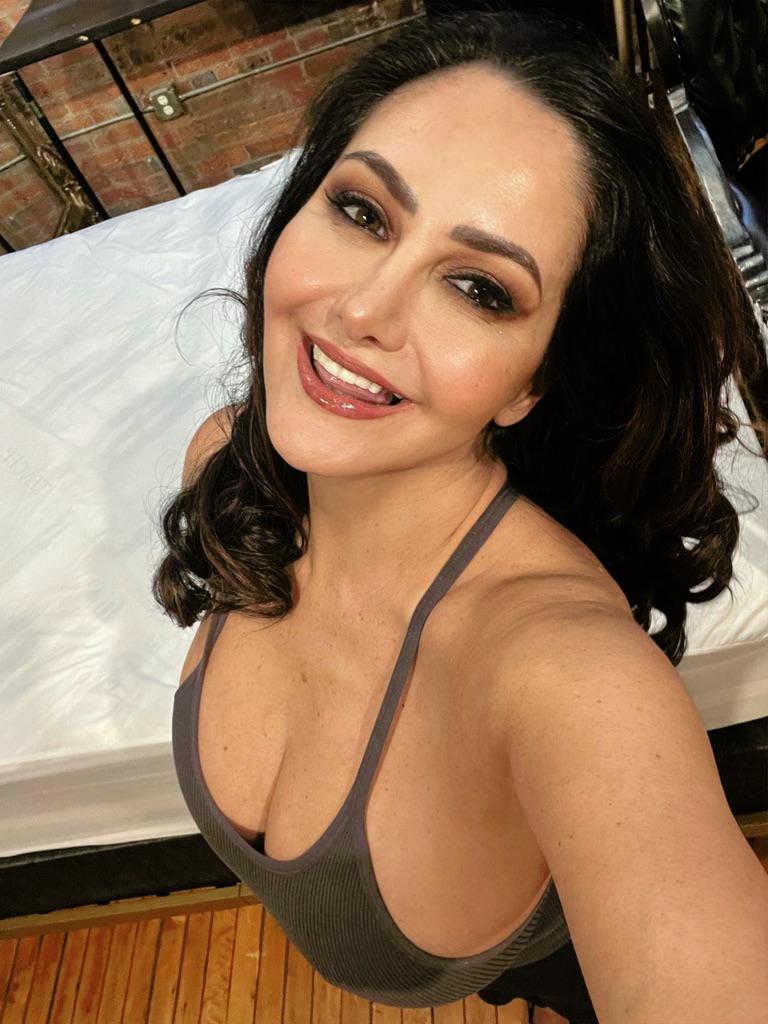 Happy Ava | Scrolller