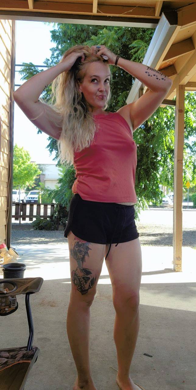 Happy Friday from this small and perky pair 🖤 | Scrolller