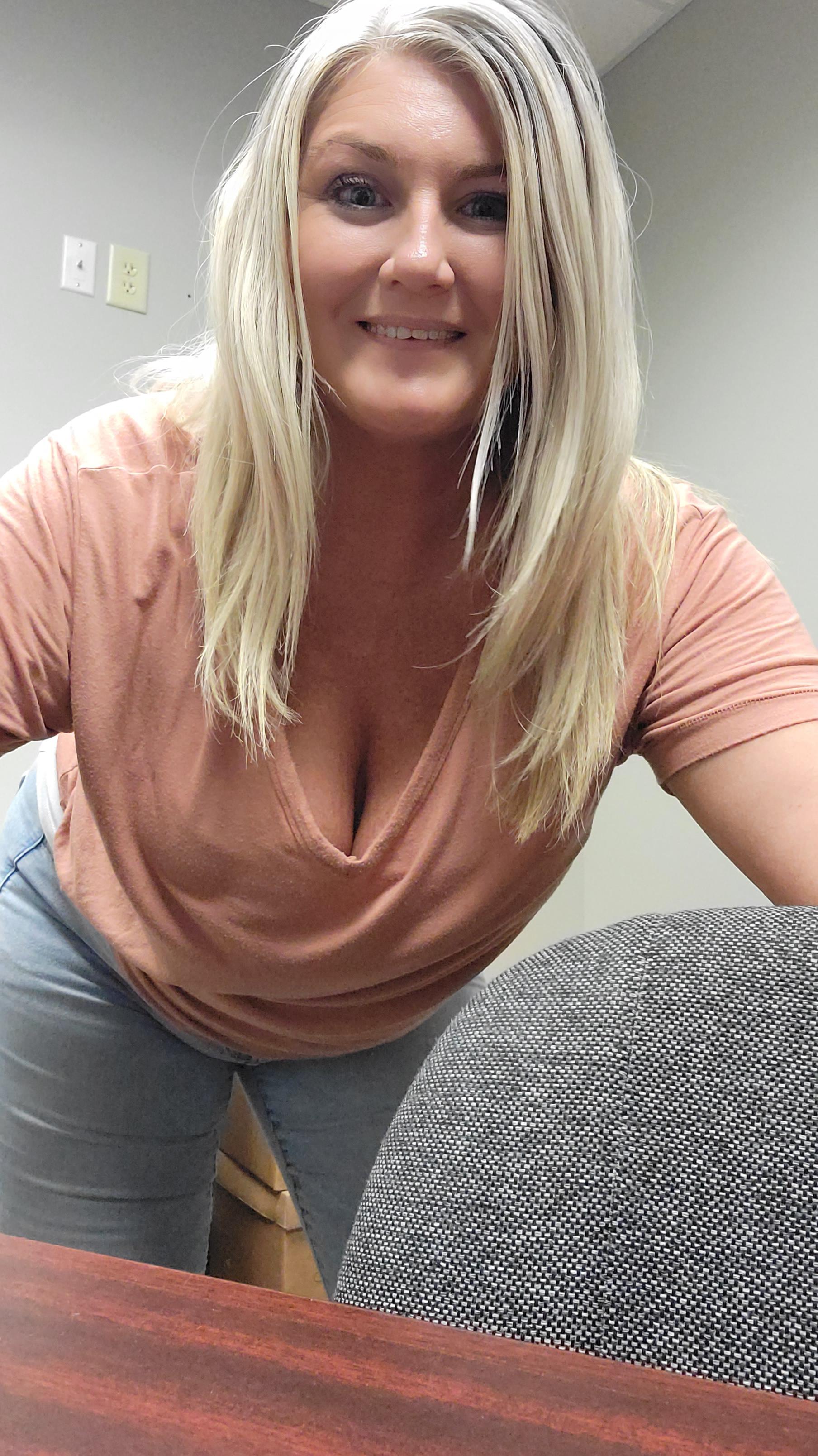 Happy Thursday | Scrolller