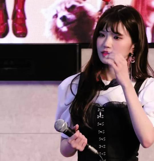 Hayoung's left ear | Scrolller