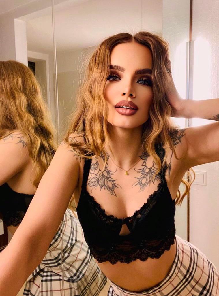 Hello 🤍 | Scrolller