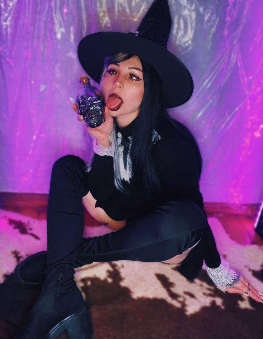 Hello everyone | Scrolller