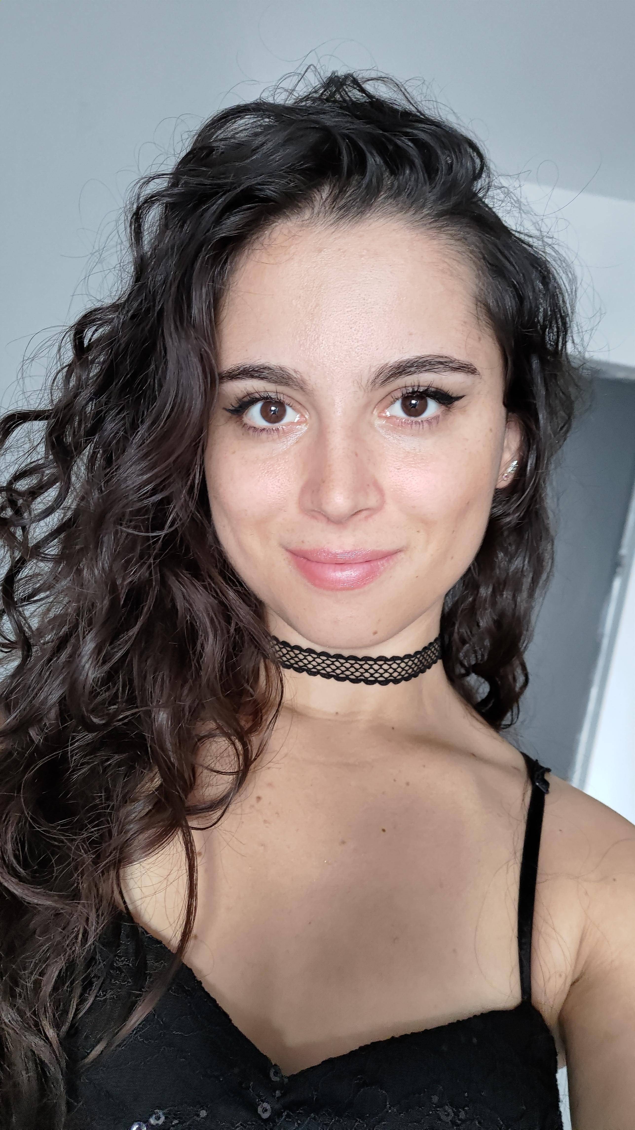 Hello my lovely followers, I'd love to get to know you all, but time is limited, I only reply on ...