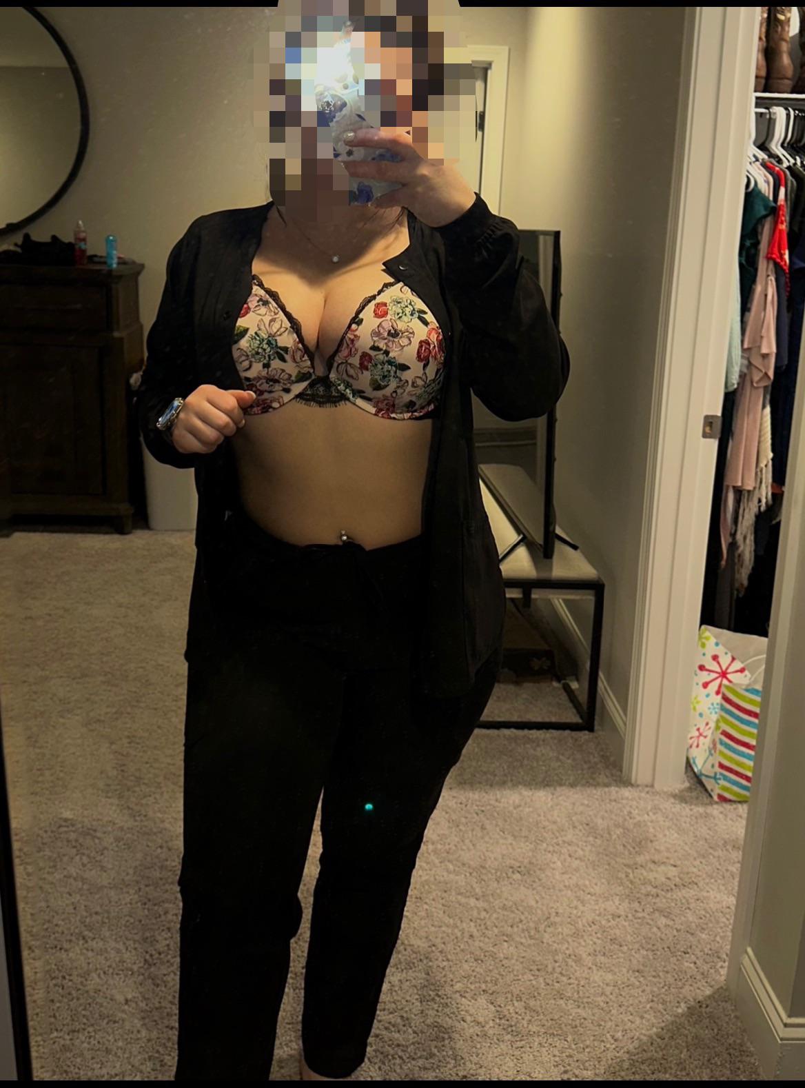 Help me get ready for work? 😊(f) | Scrolller