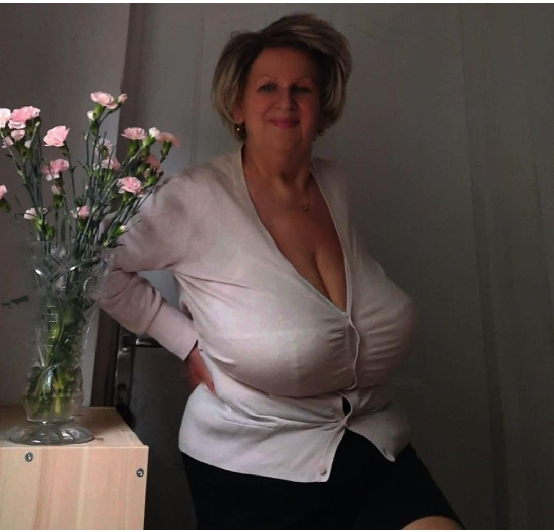 her again!!!! fresh post. these breast are powerful | Scrolller