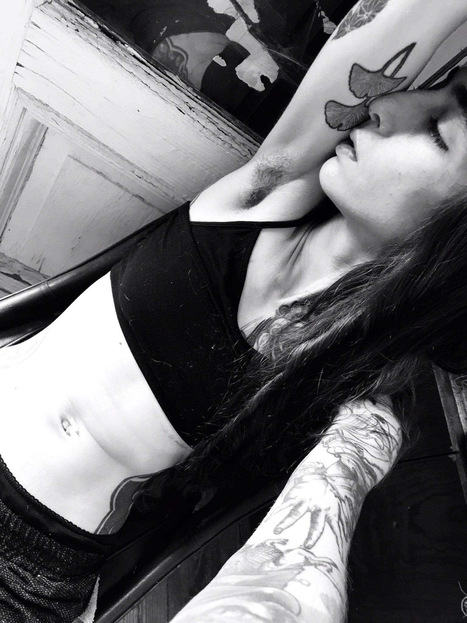 Hey you! Come closer..♦️ | Scrolller