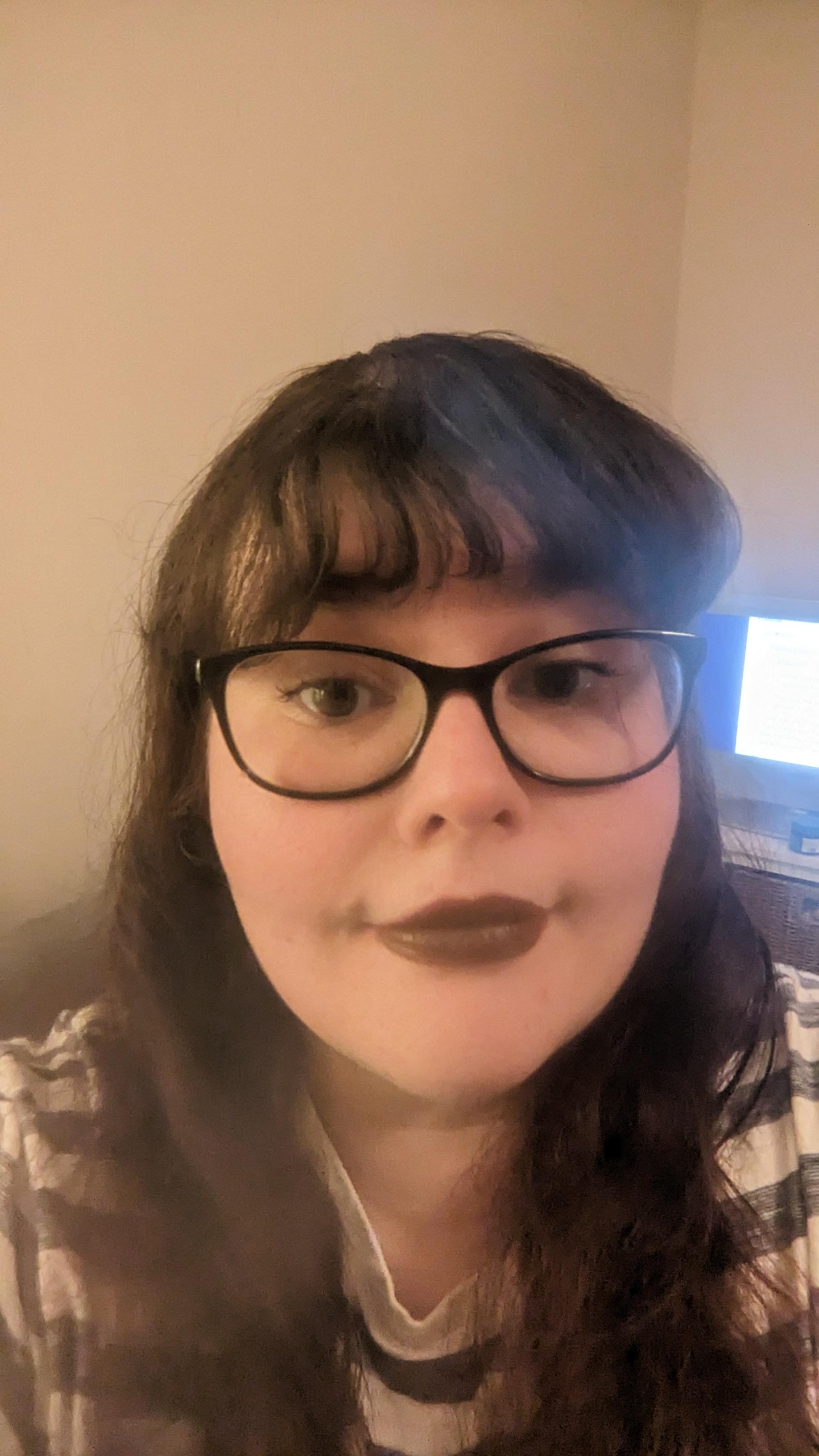 Hi there! I haven't worn this lipstick in a while but I thought I would this evening 🙂 21f ...