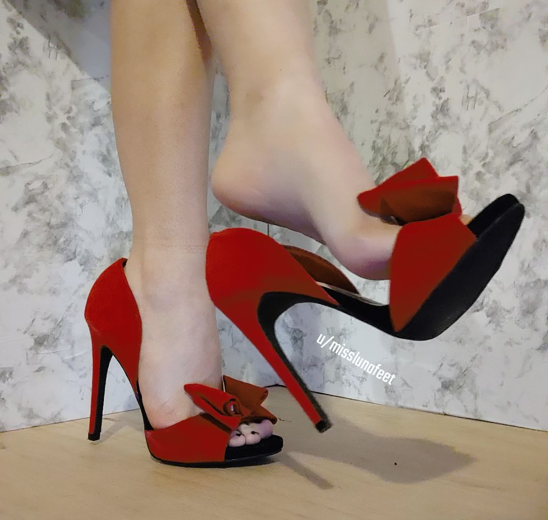 high arch and little dangle | Scrolller