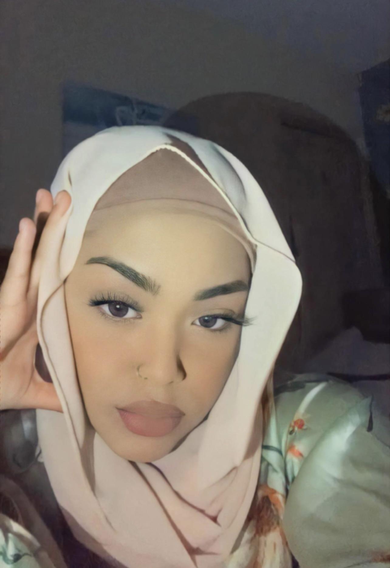 Hijabi | Scrolller