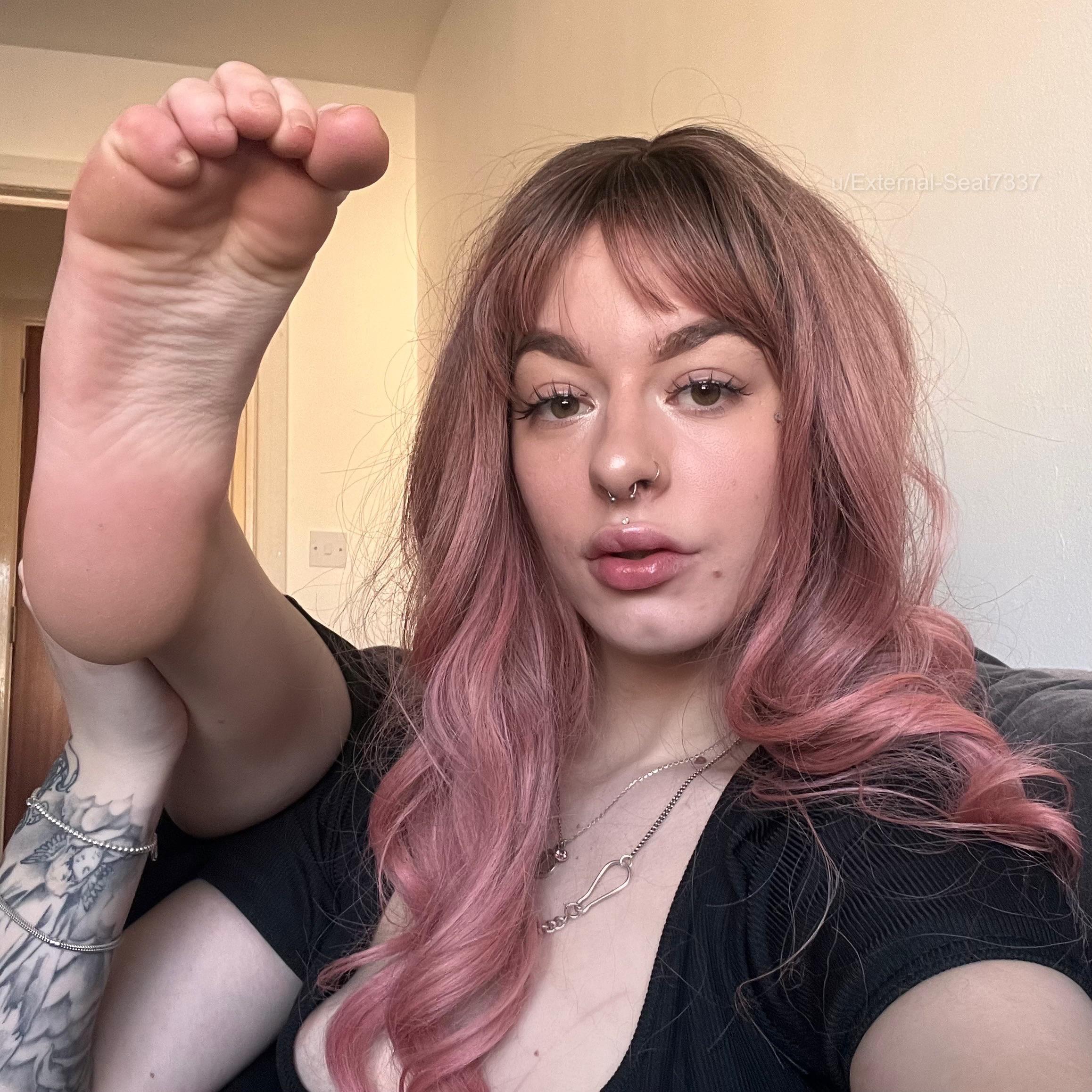 Hooked on my feet the moment you saw them 💗 | Scrolller