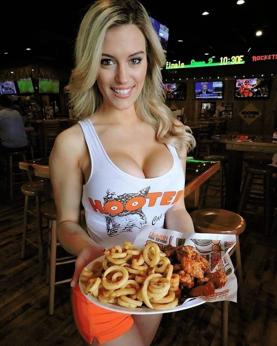 Hooters | Scrolller