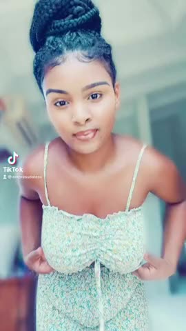 How cute am I ? | Scrolller