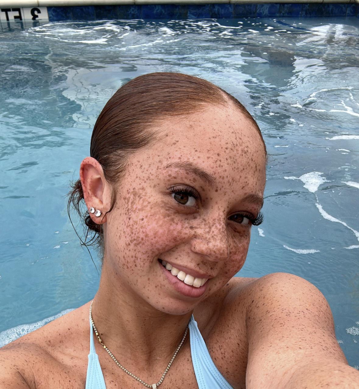 How do I look without makeup? :) | Scrolller