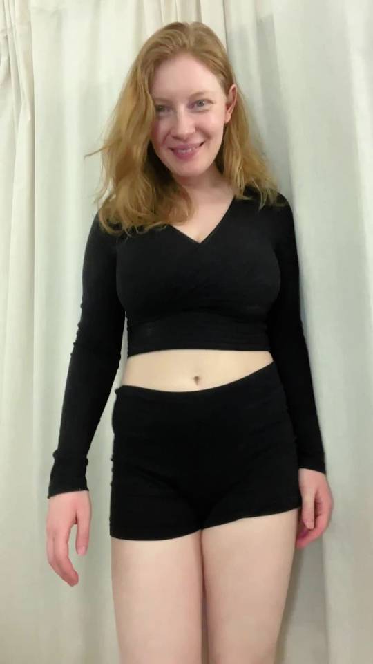 How the all-natural redhead next door entertains herself | Scrolller