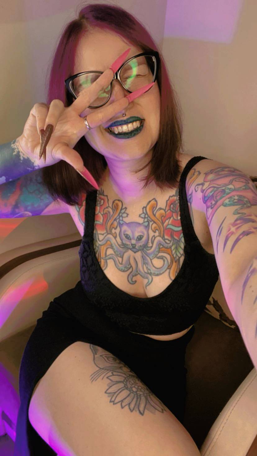 https://m.chaturbate.com/amanita__pantherina/ | Scrolller