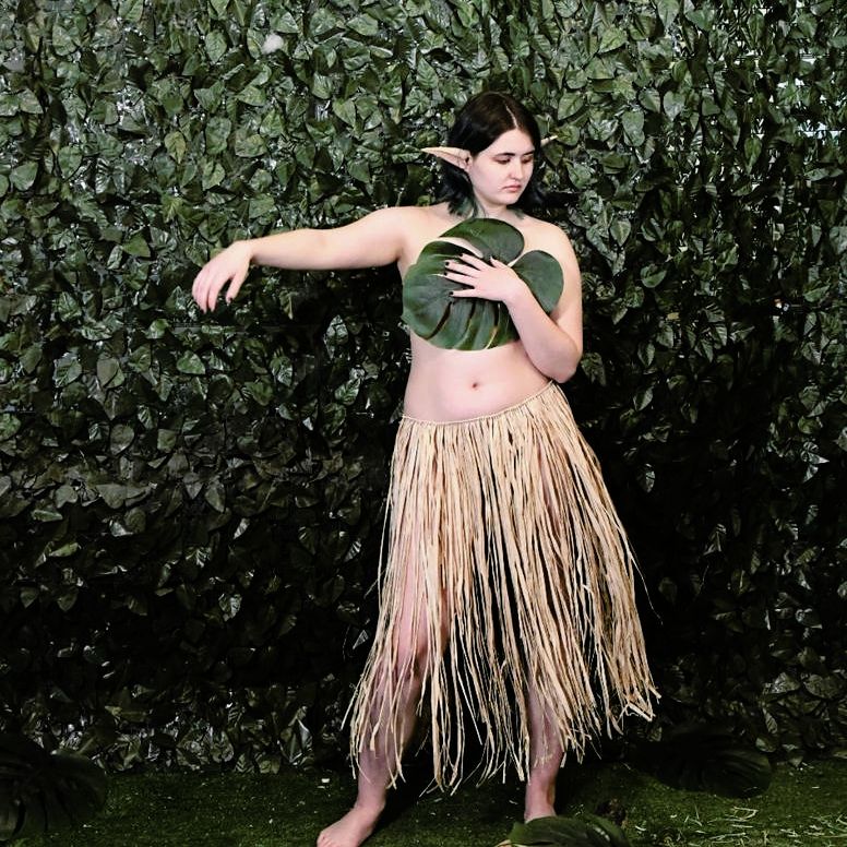 Hula elf | Scrolller