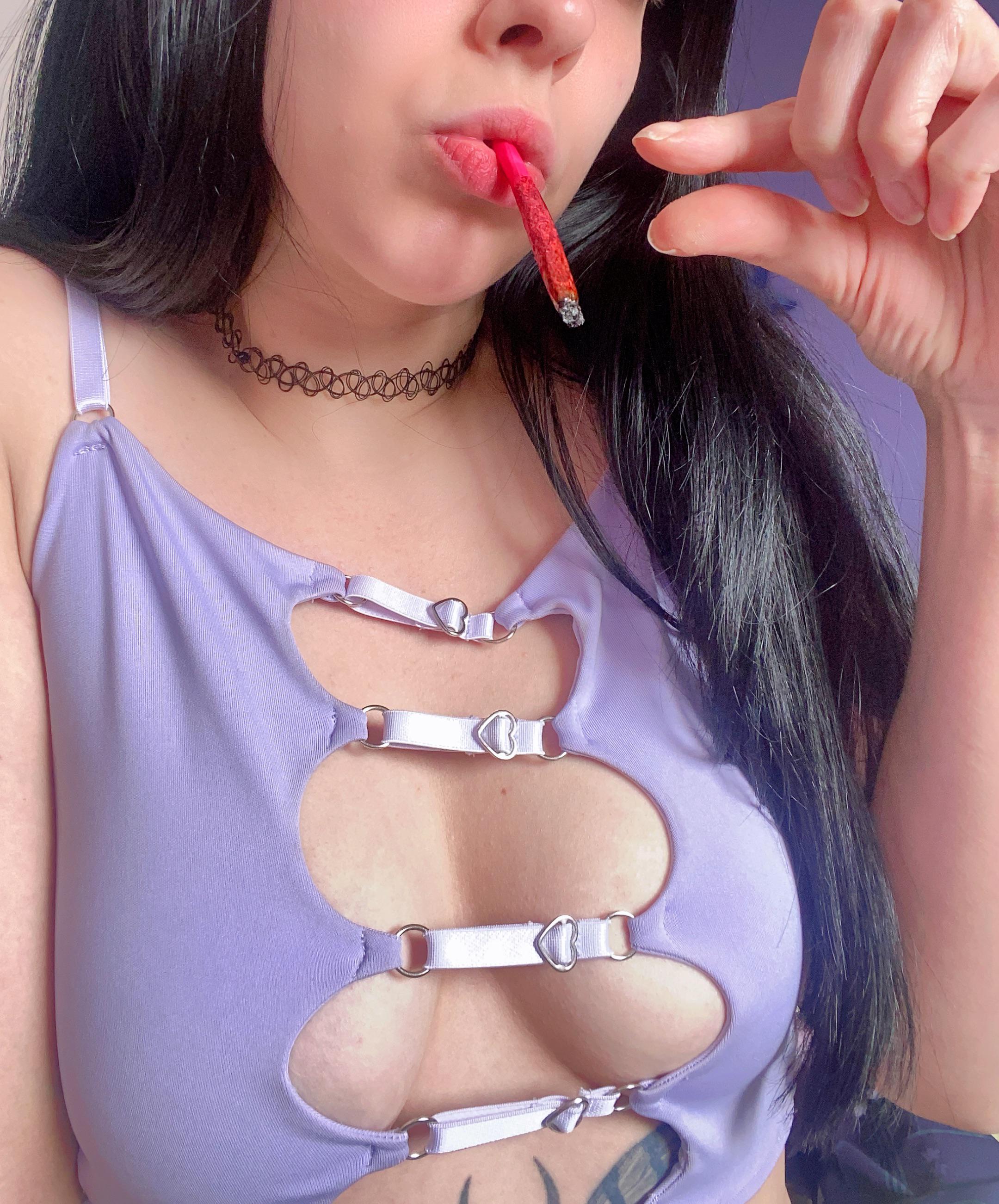 I bet it's smaller than my joint lol | Scrolller