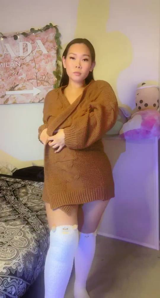 I can touch my toes | Scrolller