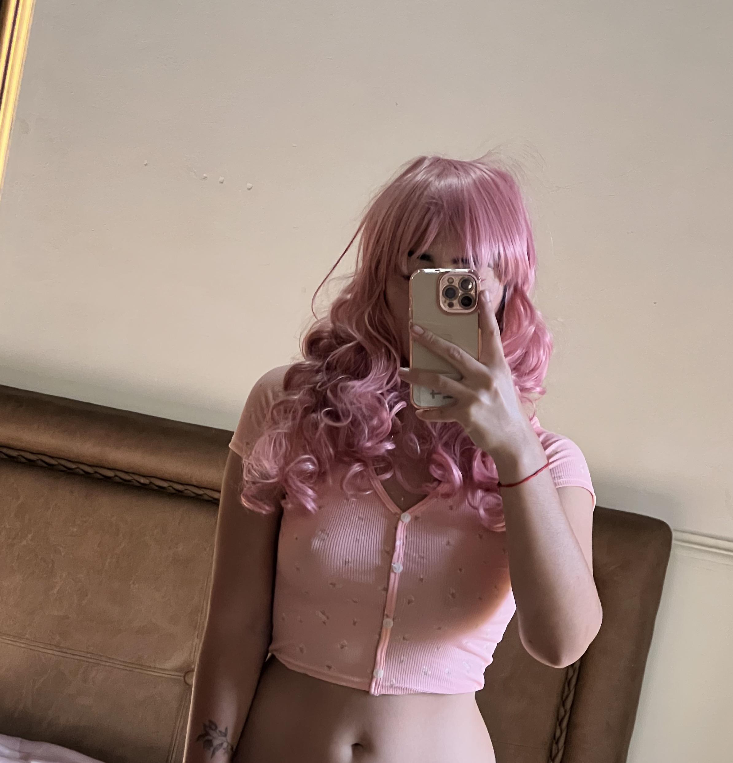 I can't help it if the buttons stand out | Scrolller