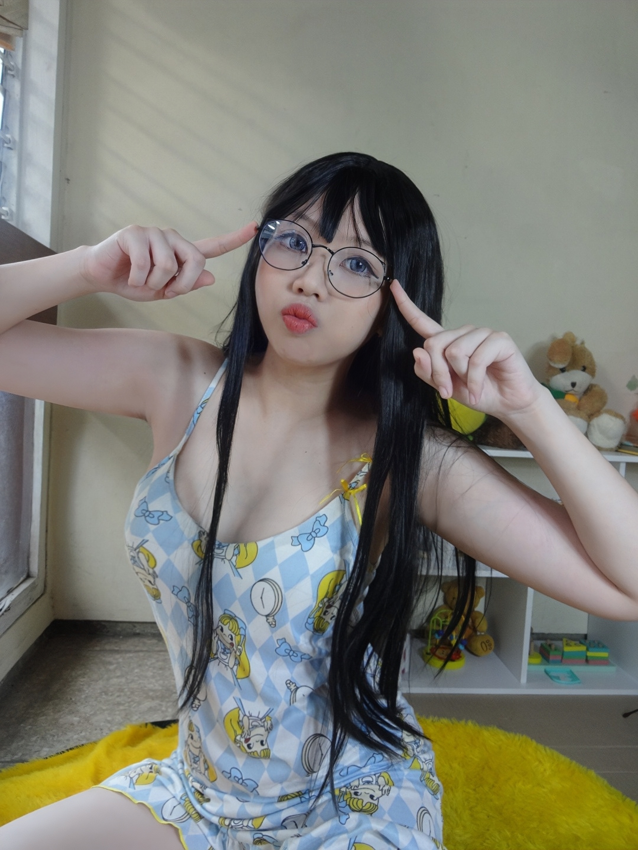 I enjoy being the "nerdy asian" in my friends group - best I could be 🥰 | Scrolller