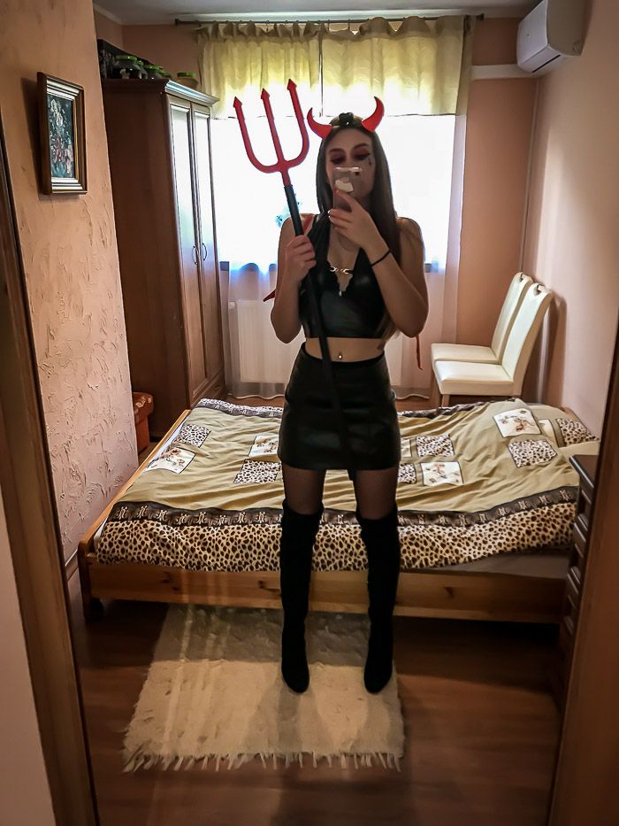 I fell devil in me | Scrolller