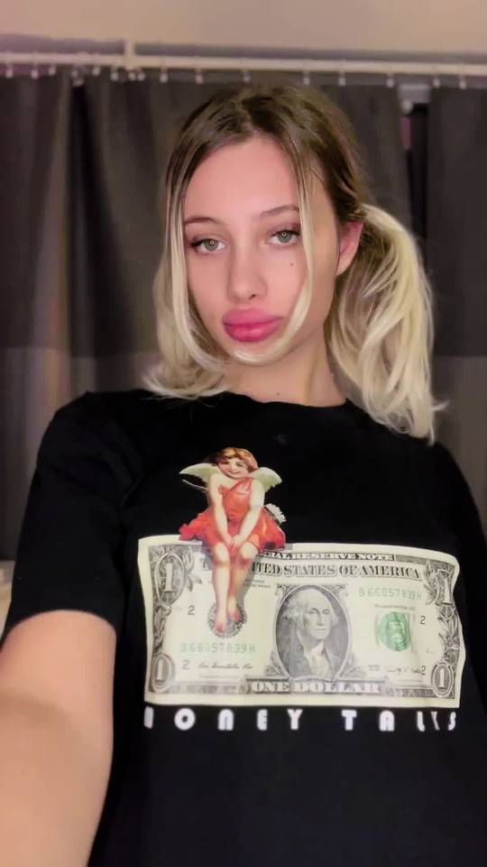 I hope you like my aura. | Scrolller