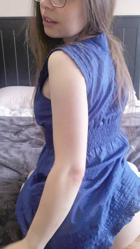 i like to wear really short dresses | Scrolller