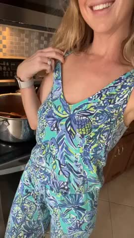 I’ll make you dinner if you suck my mom tits [reveal] | Scrolller