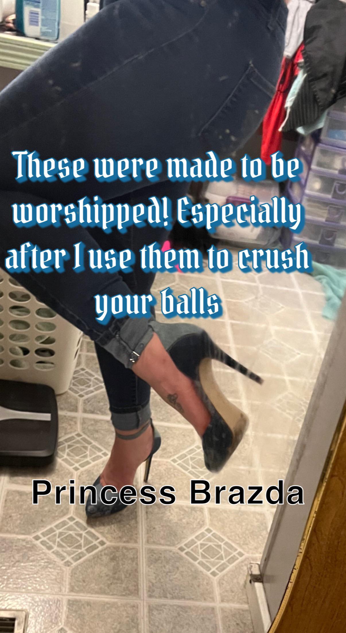 I love a good ball busting session | Scrolller