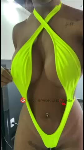 I love my green bikini | Scrolller