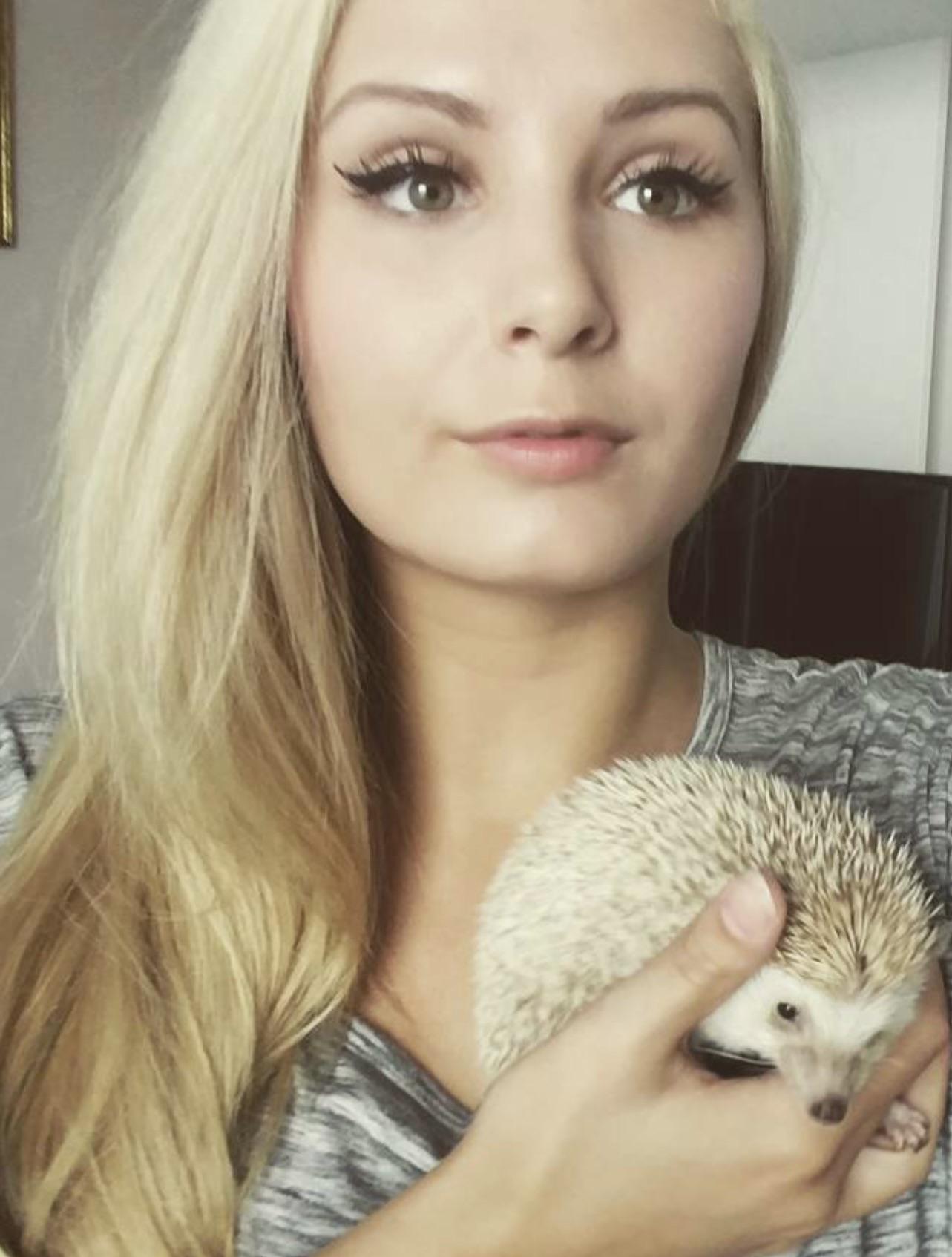 I love pics of young Lauren. She was fuckmeat from the start. | Scrolller