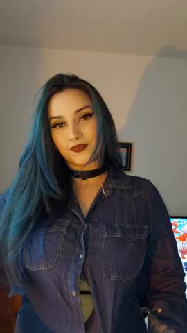 I love revealing my boobs to random guys [u/agathapeixinho] | Scrolller