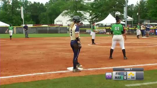 i love the way she throw it back | Scrolller