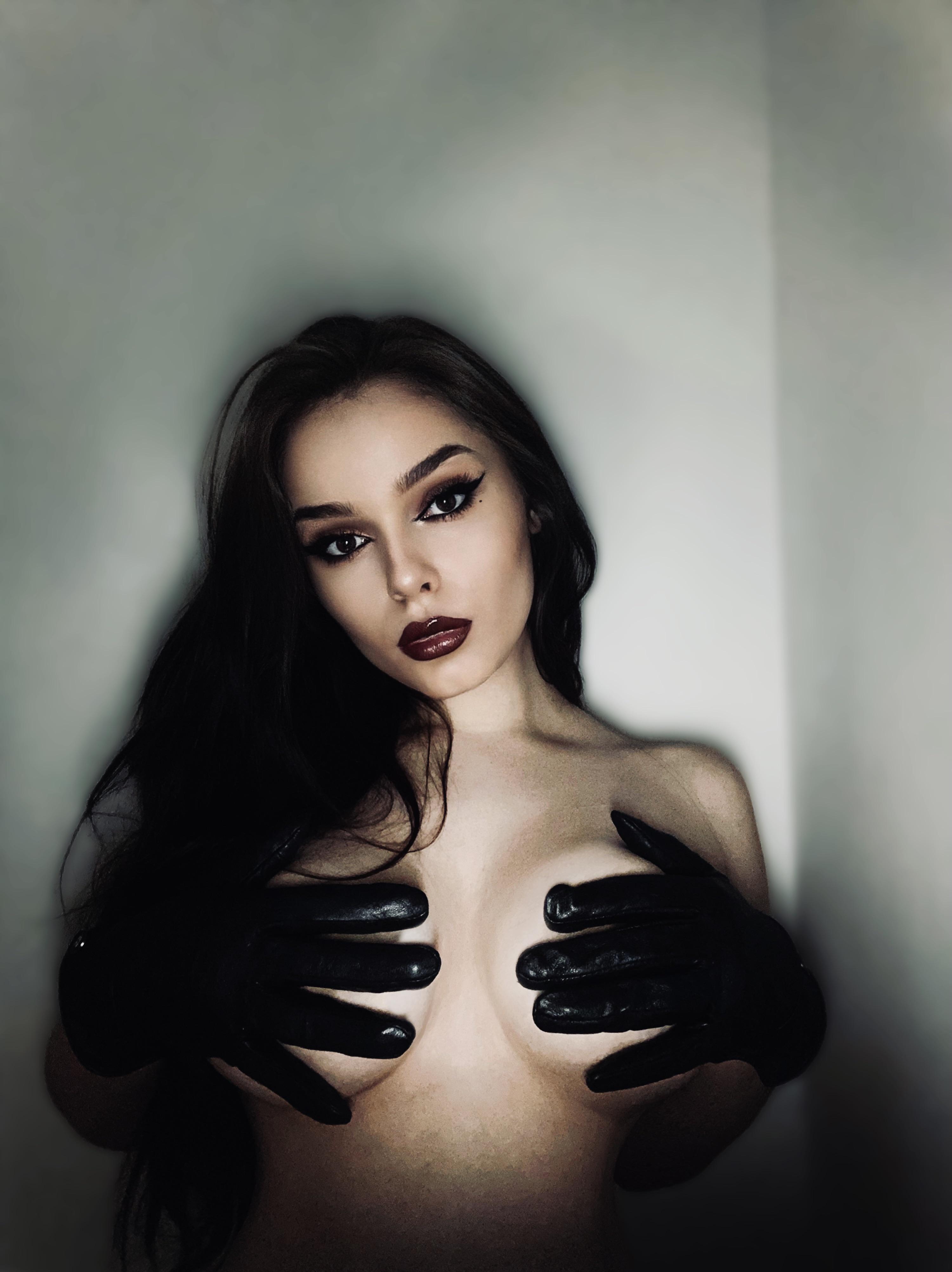 Pump that cock for Goddess. | Scrolller