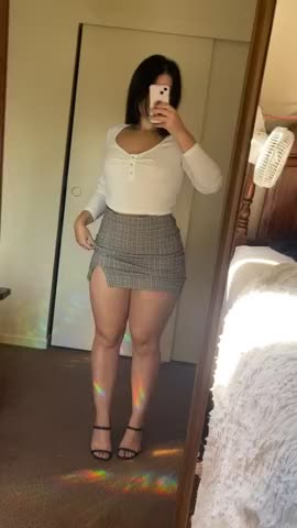 I’m a curvy little thing at 5’2 [flash] | Scrolller