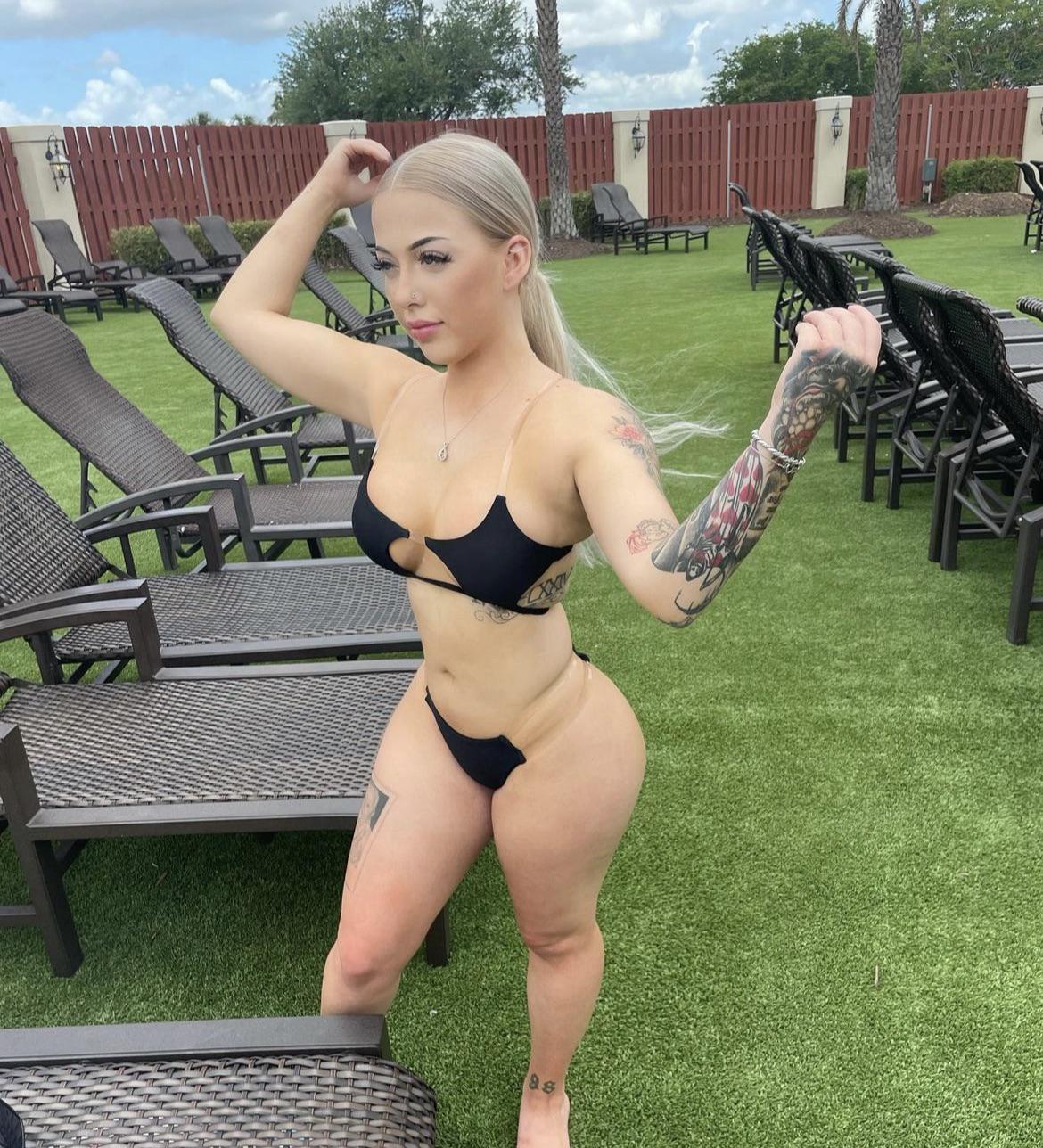 I’M IN LUV | Scrolller