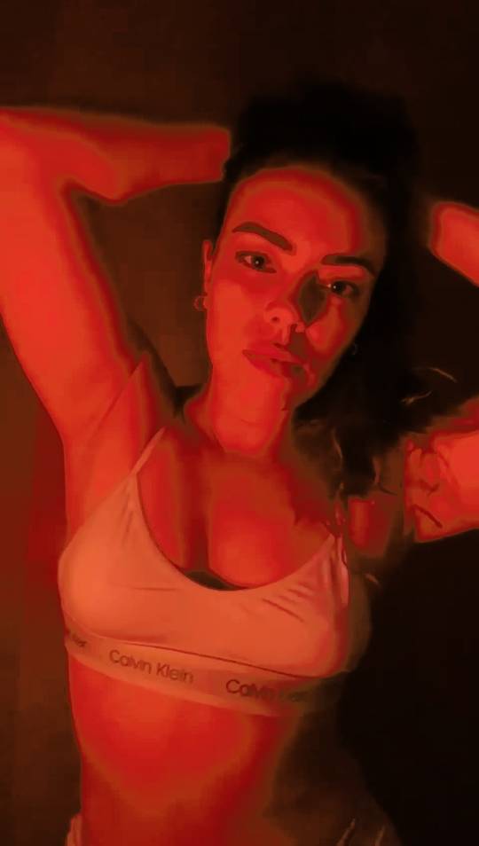 I might look innocent. Until you see me from behind :) | Scrolller