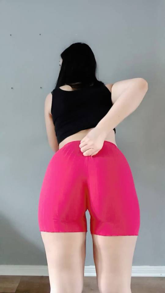 I need help taking my pants off | Scrolller