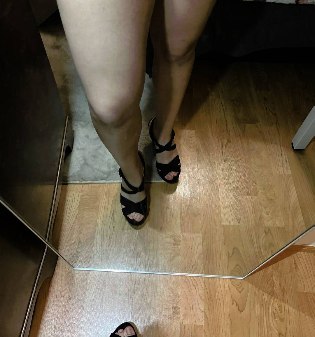 I’ve been told my feet look pretty on heels? Opinions? | Scrolller I’ve been told my feet look pretty on heels? Opinions? | Scrolller