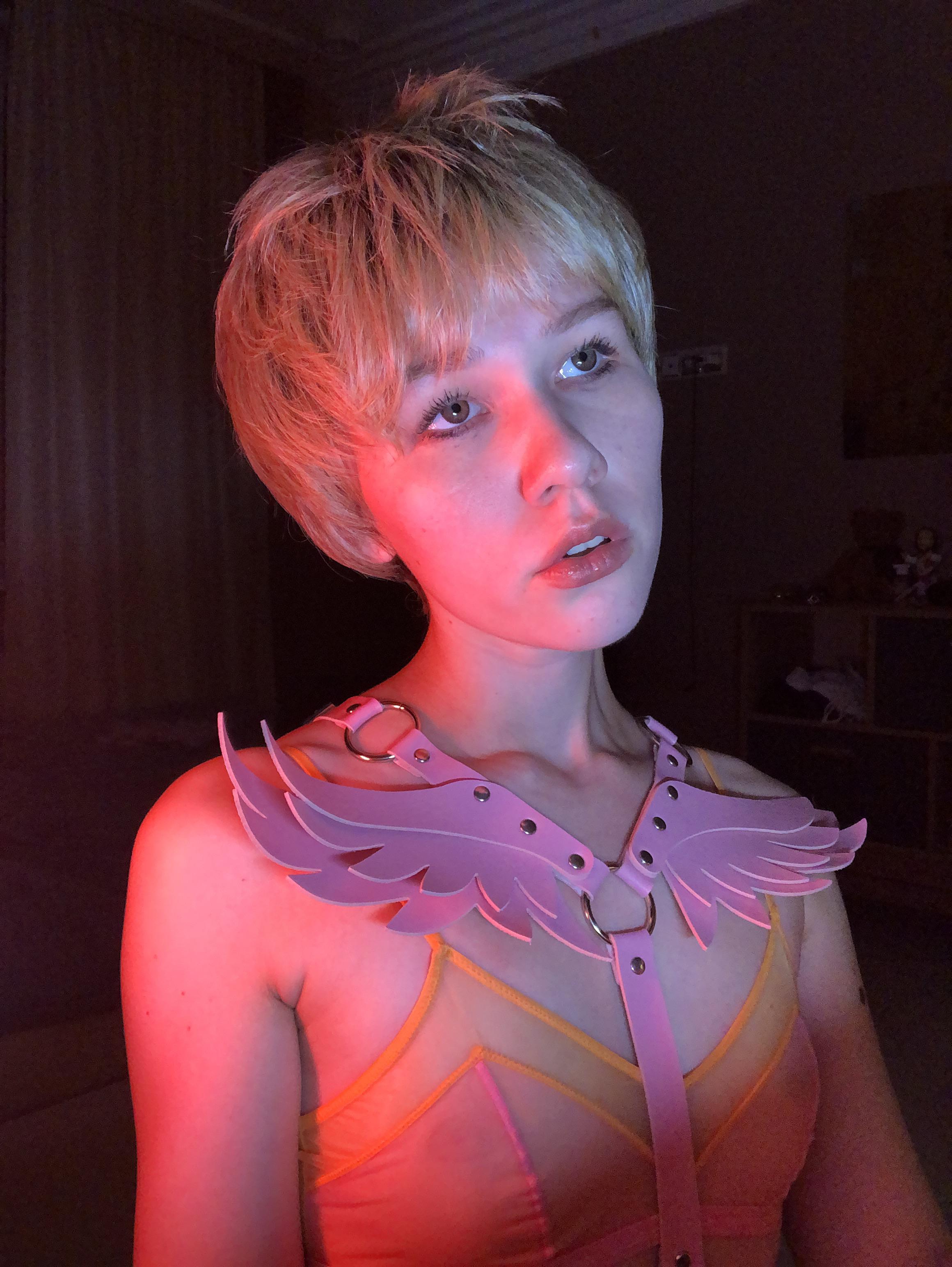 i wanna be your angel 💋 | Scrolller