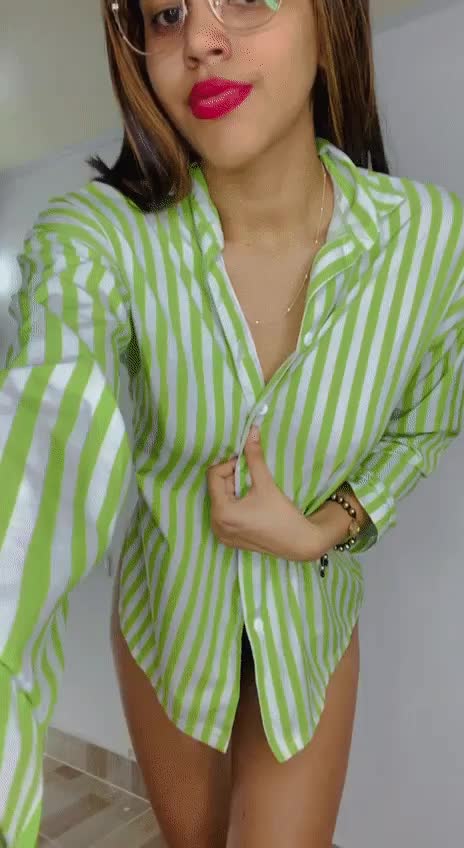 I want an older and experienced guy who can give me a good time | Scrolller