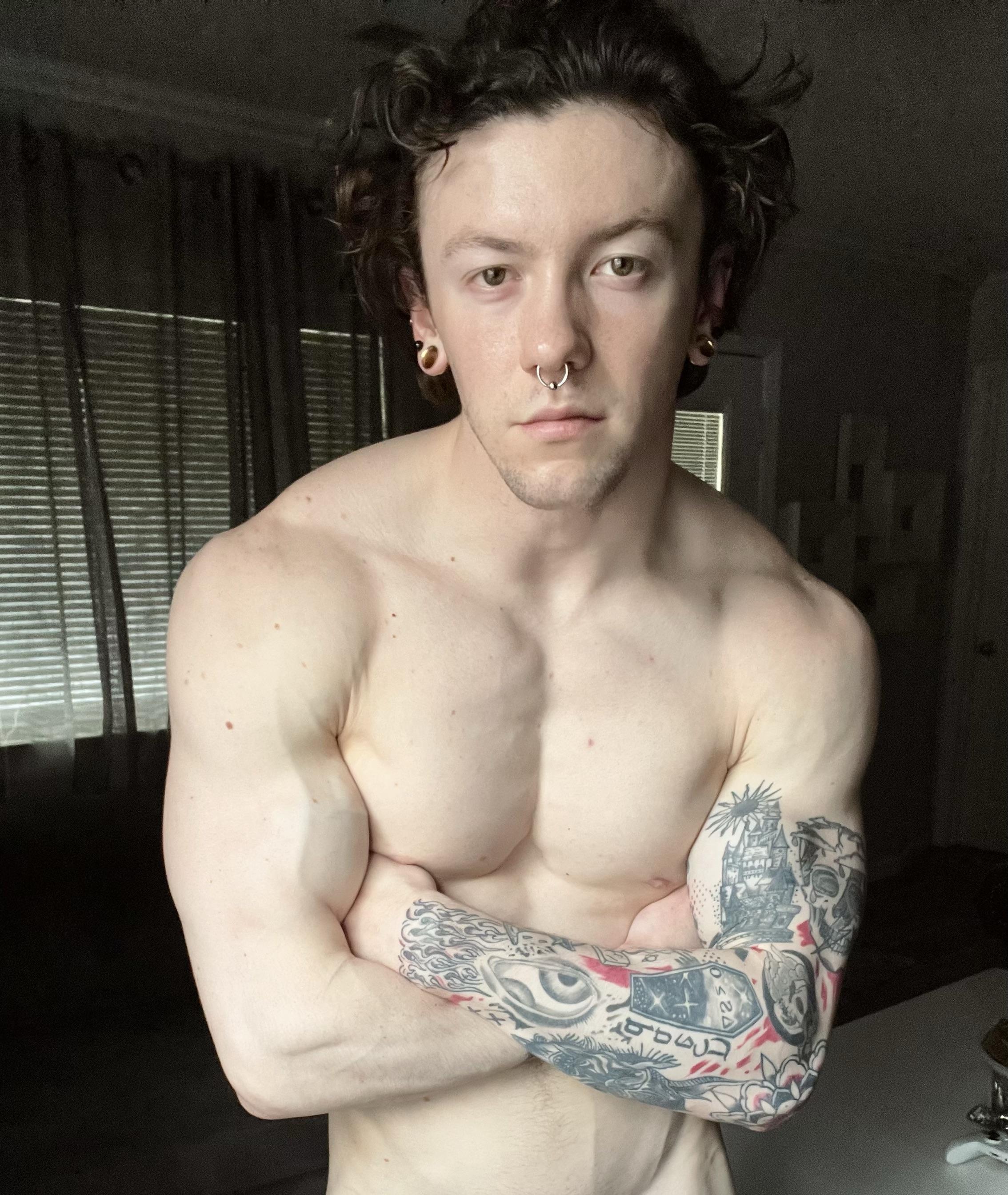 I want you to touch me | Scrolller