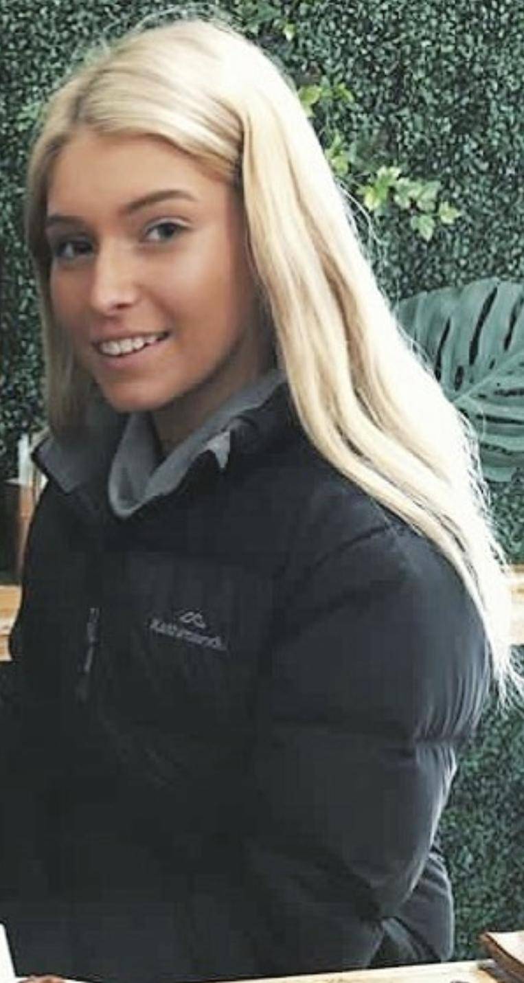 I wish more people would tell me how much puffer jackets turn them on | Scrolller