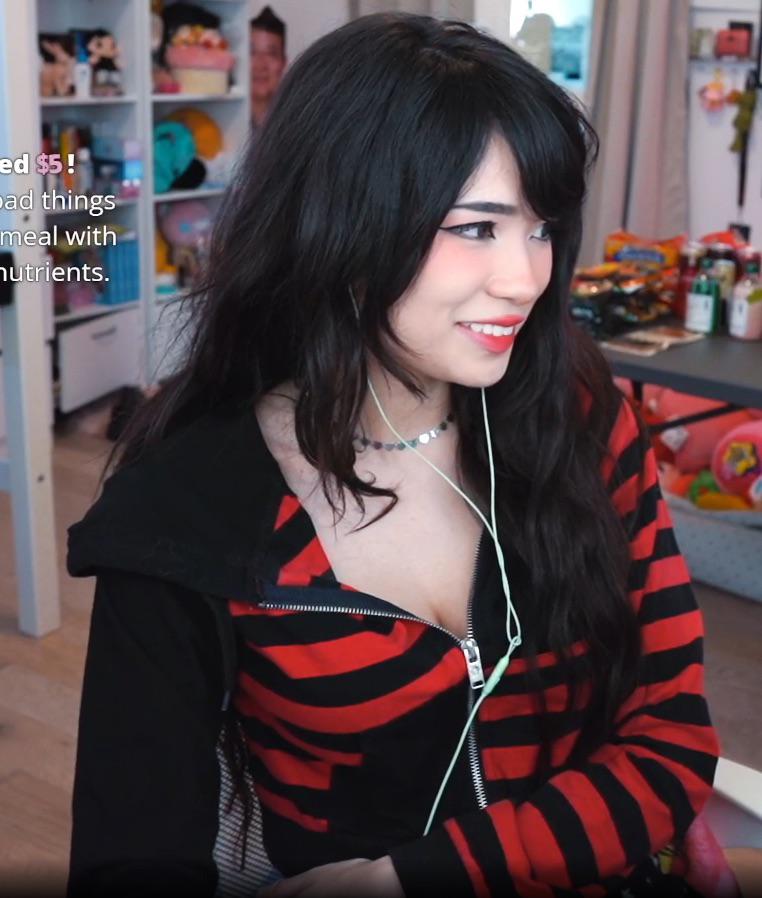 If only emiru opened that zipper a little more 🤤 | Scrolller