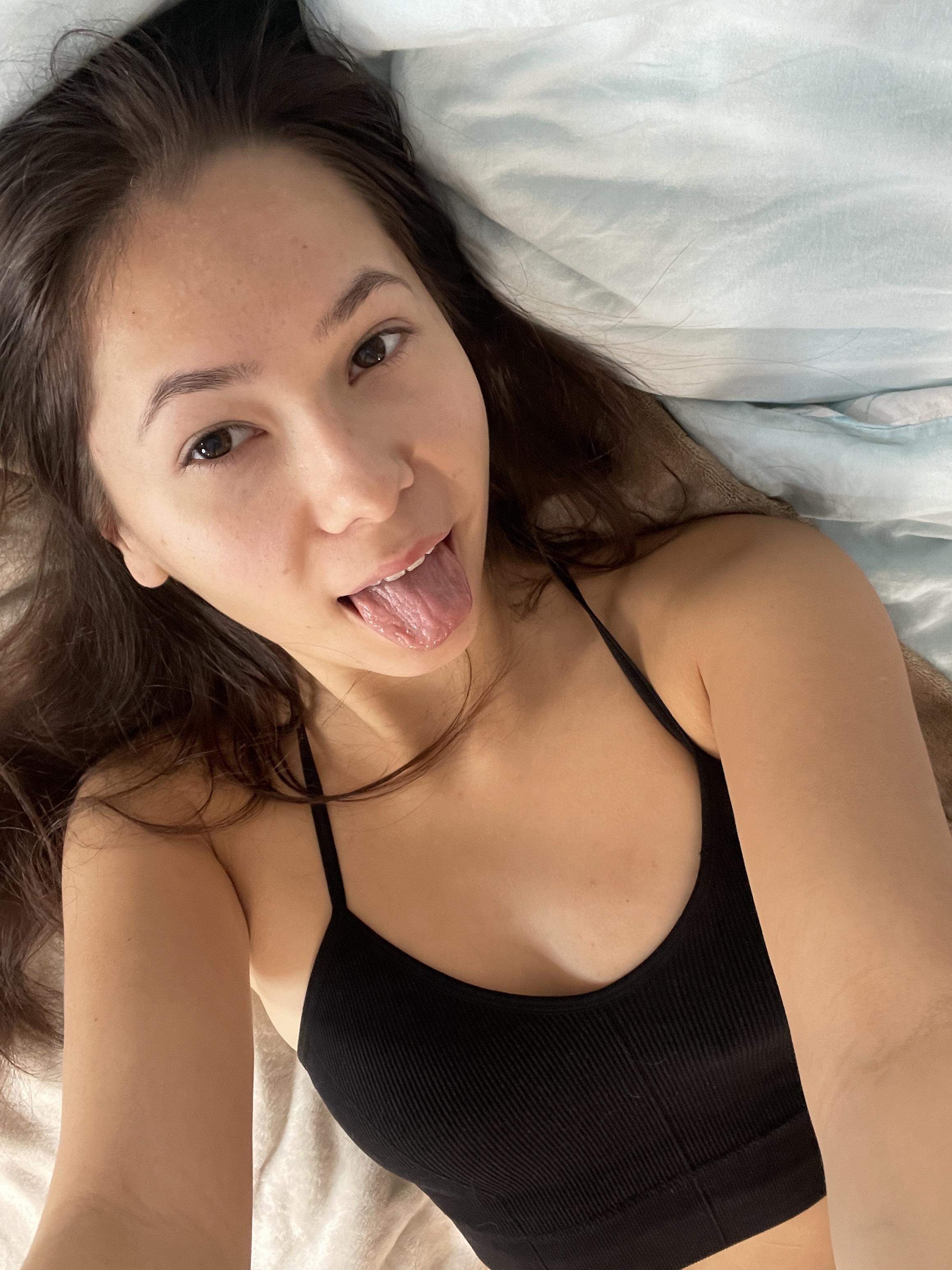 im a little shy but i thought maybe i could give you a little peek hihi | Scrolller