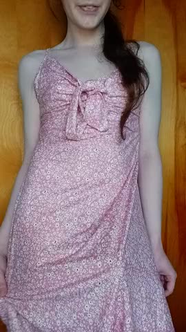 I'm dying to be released from this cute dress 👗 Come and get me🧍‍♀️🏃‍♀️🏃 | Scrolller