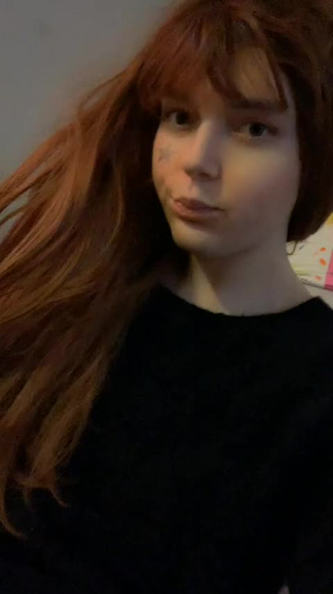 I'm gonna sit on your face because it's breakfast time 🥞😋🍑 | Scrolller