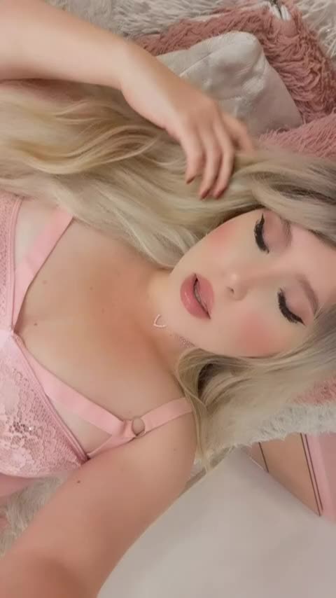 I'm online now | Scrolller