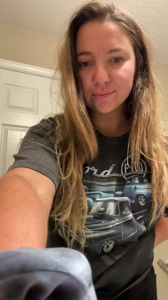 Imagine if I was sitting next to you in class, all the things we'd do 🤤 | Scrolller